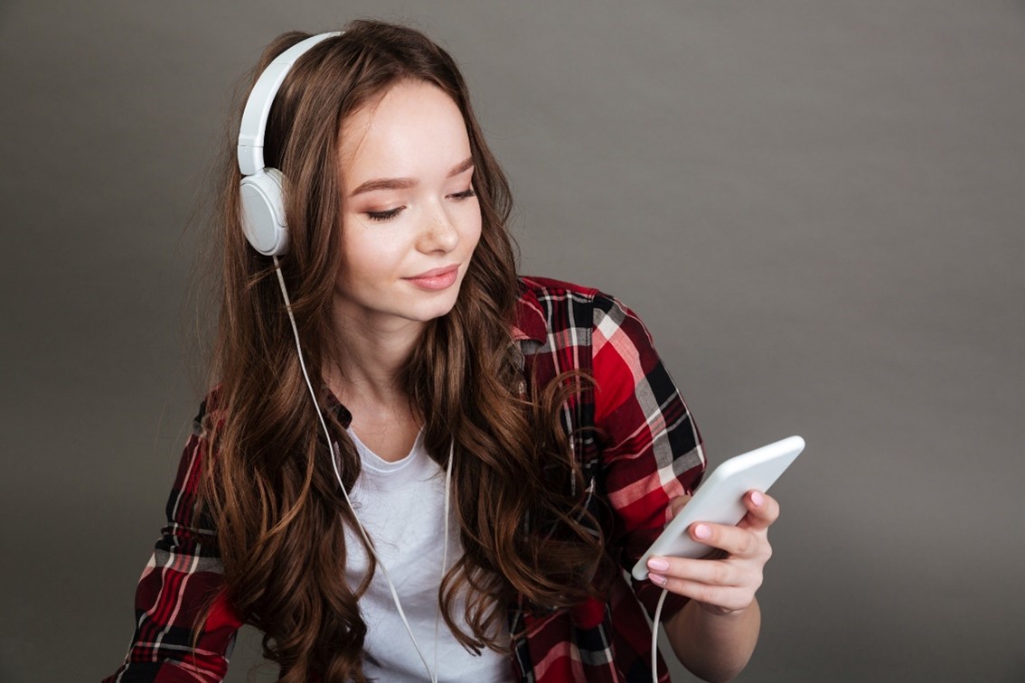 How Music Impacts the Teenage Brain - Eva Carlston Academy